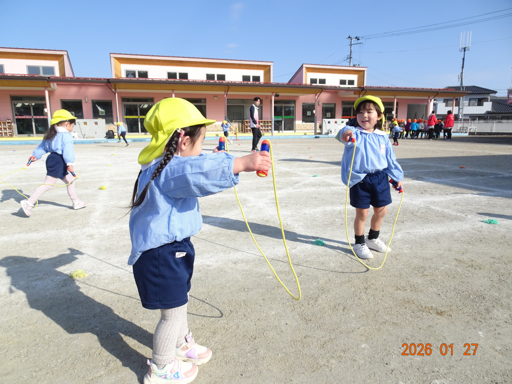 きく組のなわとび指導2026.1.27 | 社会福祉法人慈心会 さくら保育園
