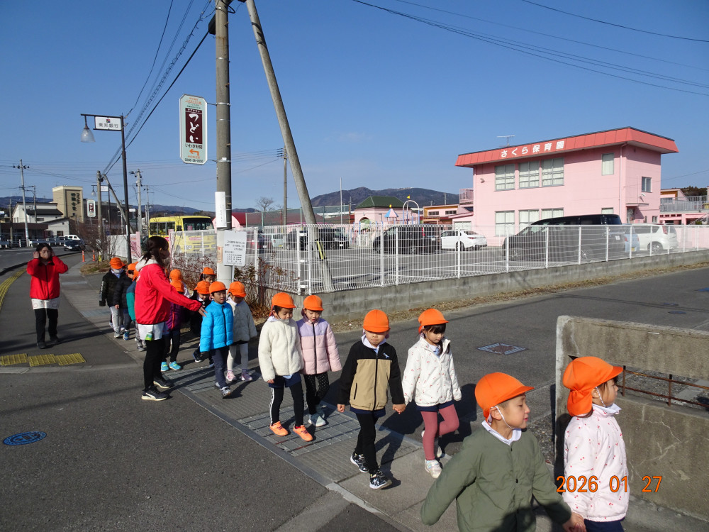 ひまわり組園外活動「セブンイレブン」2026.1.27 | 社会福祉法人慈心会 さくら保育園