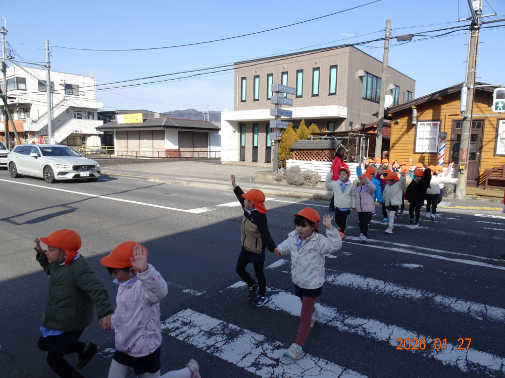 ひまわり組園外活動「セブンイレブン」2026.1.27 | 社会福祉法人慈心会 さくら保育園